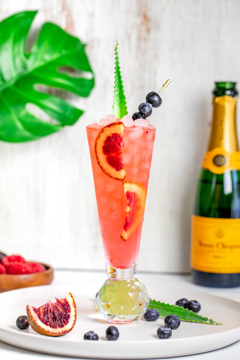 Blueberry Champagne Cocktail - Mixop