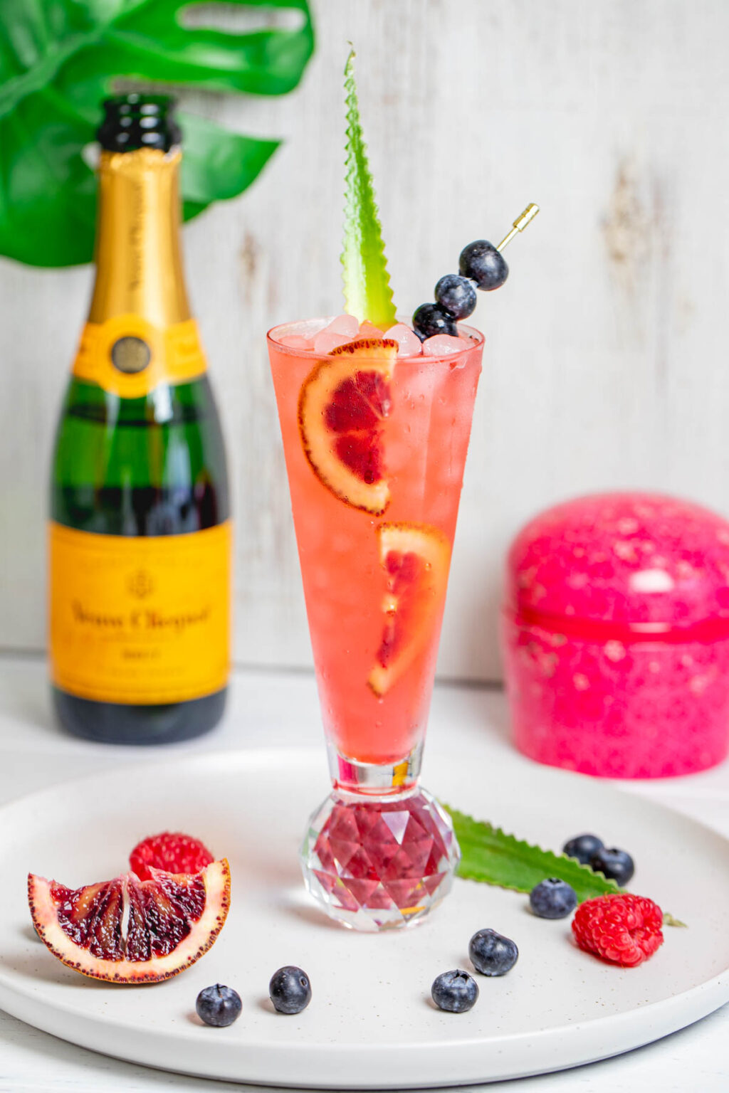 Blueberry Champagne Cocktail - Mixop