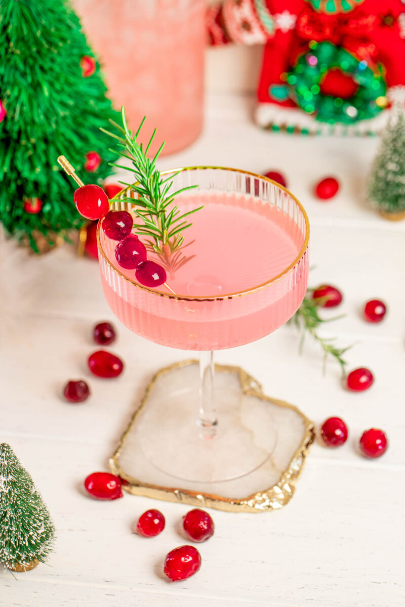 Pink Holiday Cocktail - Mixop