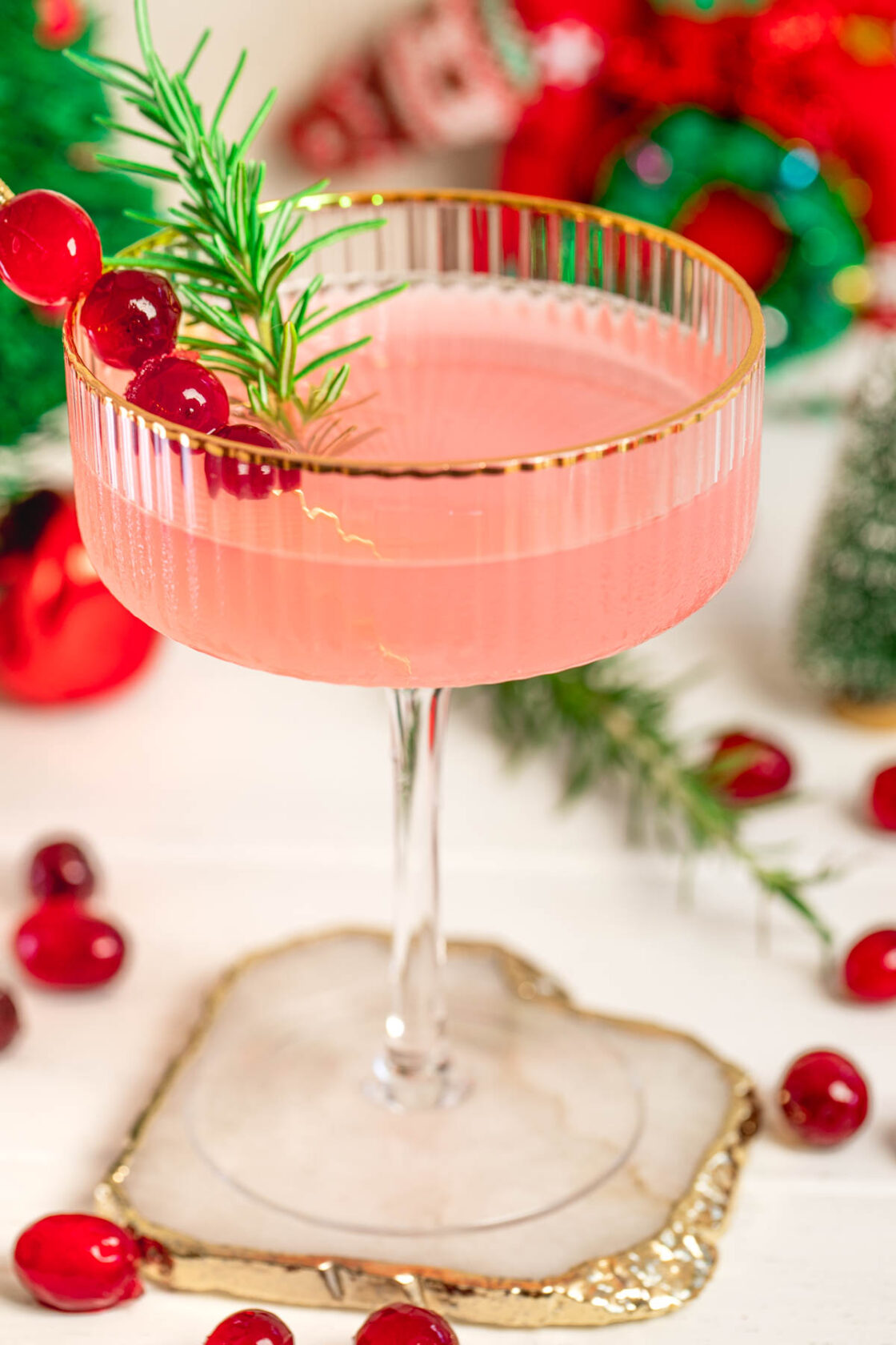 Pink Holiday Cocktail - Mixop